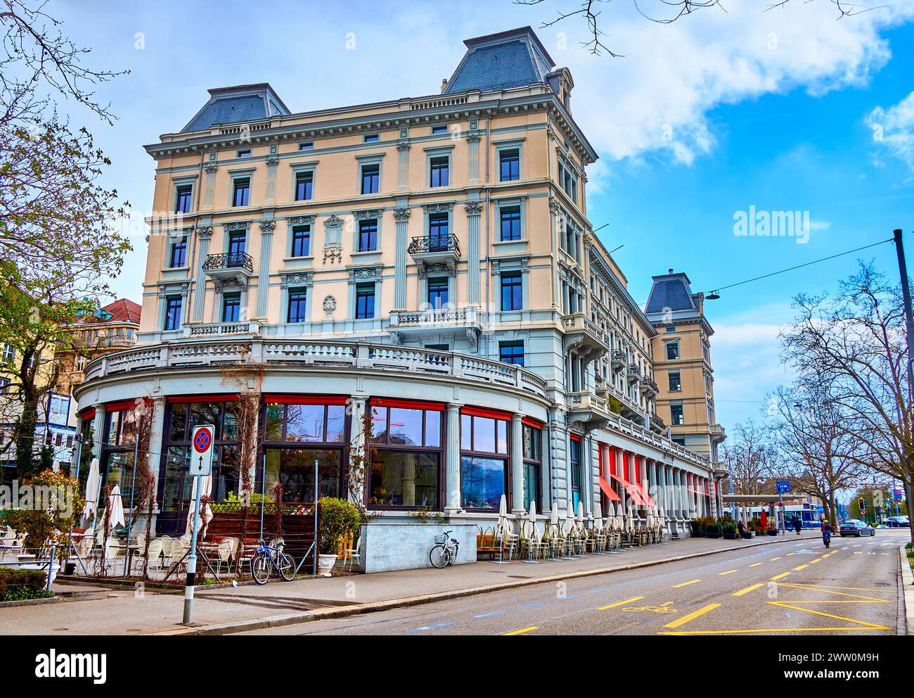 The stunning building with restaurant on the ground floor on Limmatquai ...