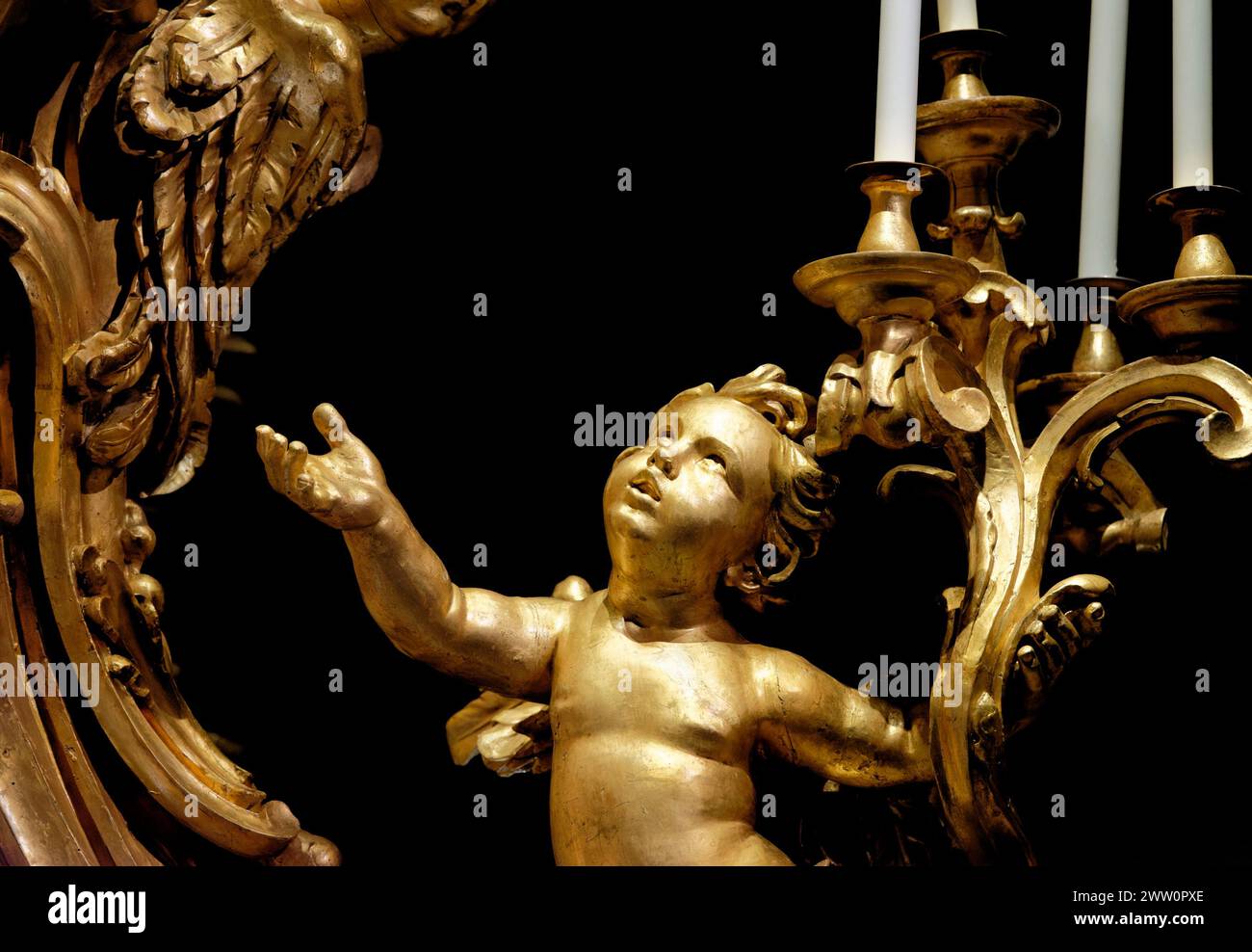 An infinity of lights is gilding the carvings of the Altar Machine in ...