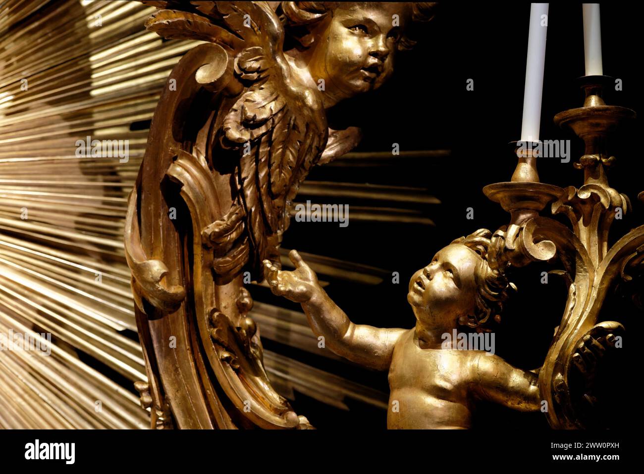 An infinity of lights is gilding the carvings of the Altar Machine in ...