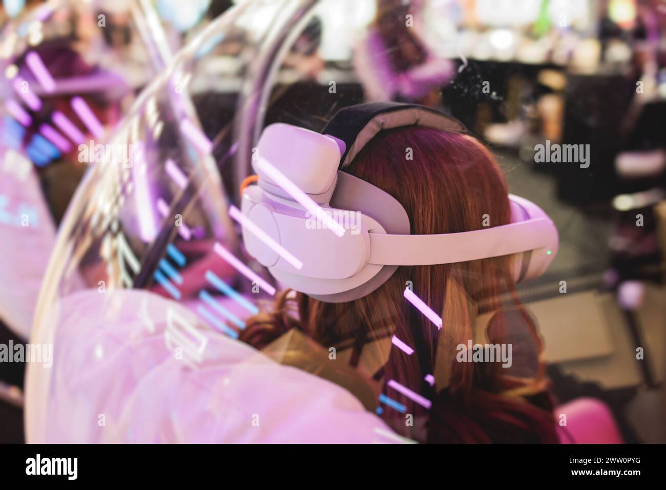 Children playing in vr game hi-res stock photography and images - Alamy