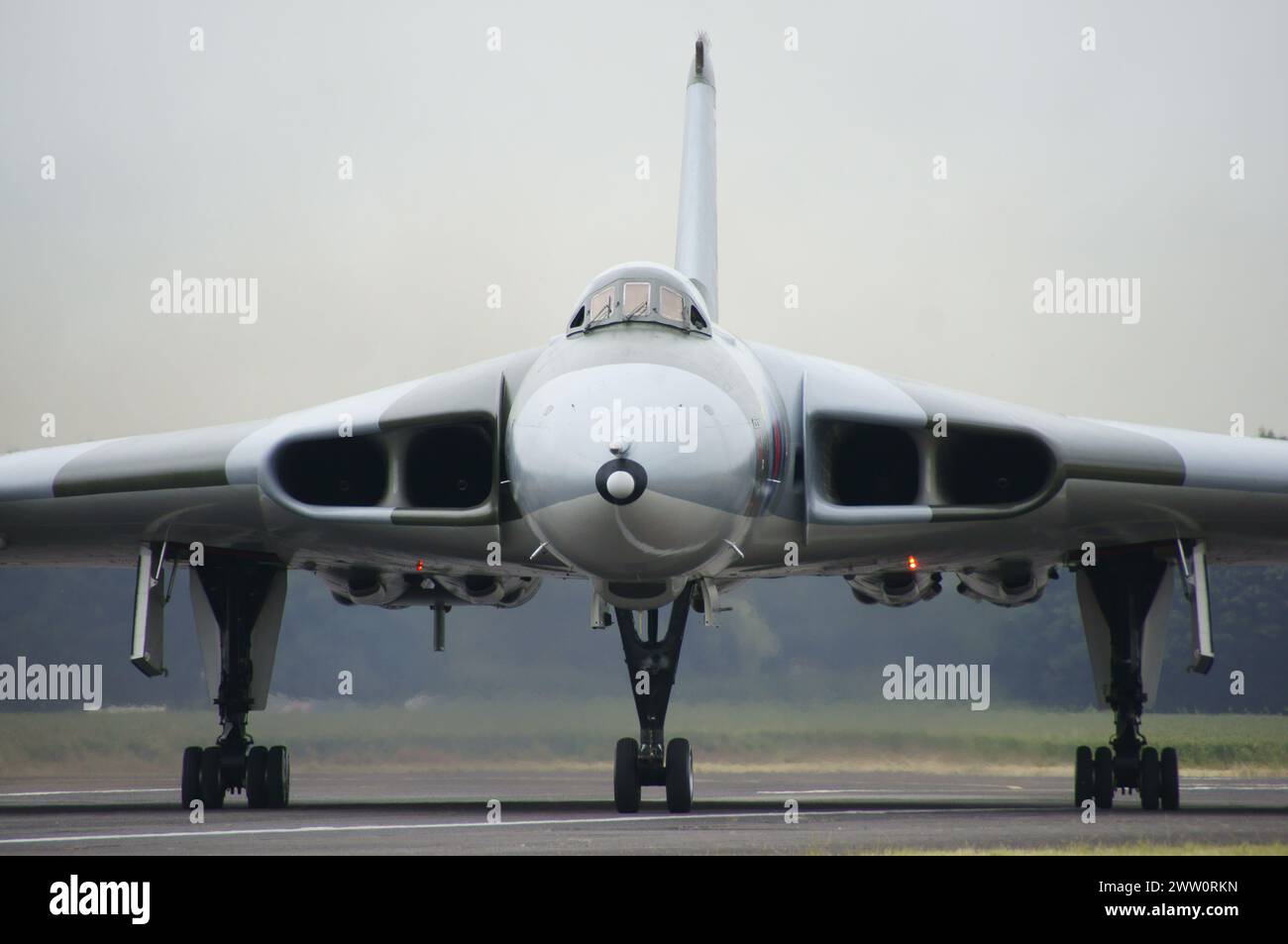 Vulcan bomber jet engine hi-res stock photography and images - Alamy