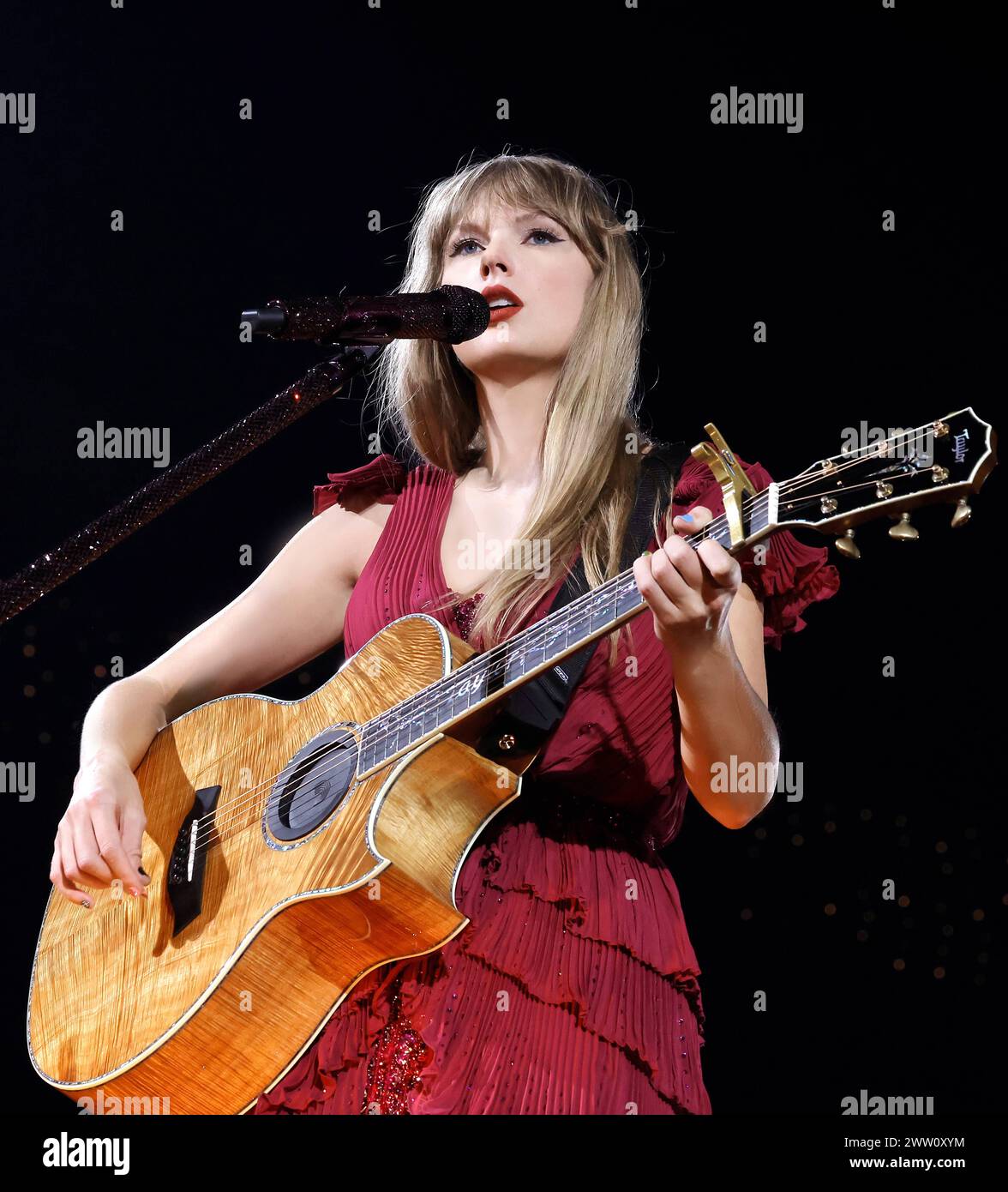 Taylor swift the eras tour hi-res stock photography and images - Alamy