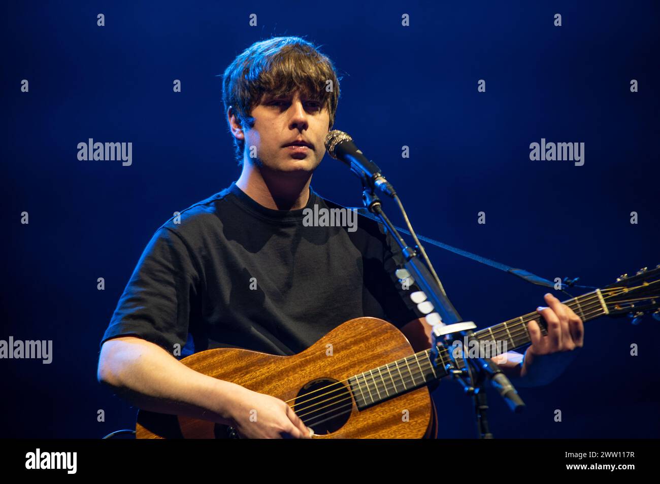 Jake bugg liam gallagher john squire hi-res stock photography and ...