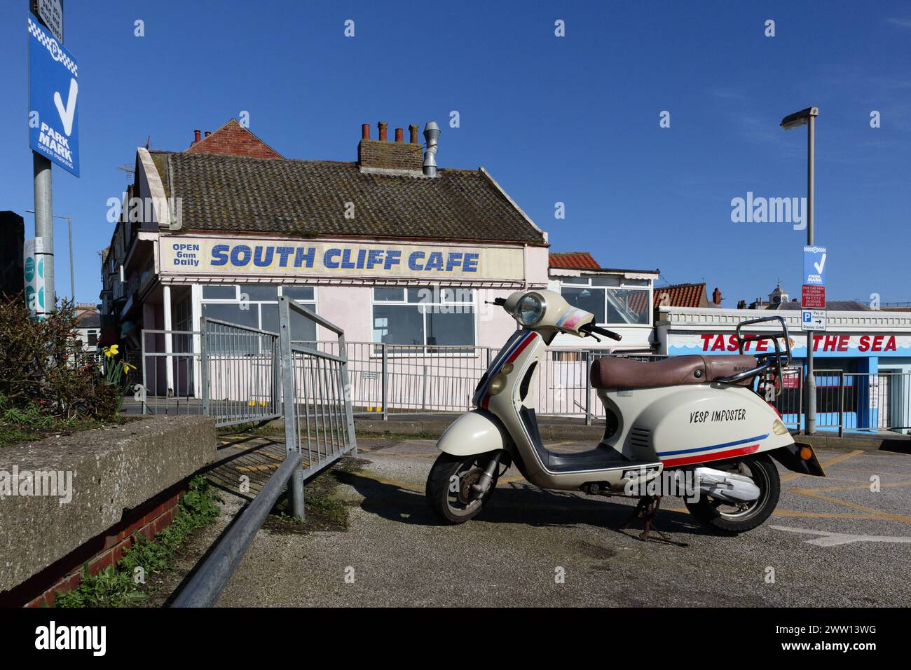 South cliff bridlington hi-res stock photography and images - Alamy