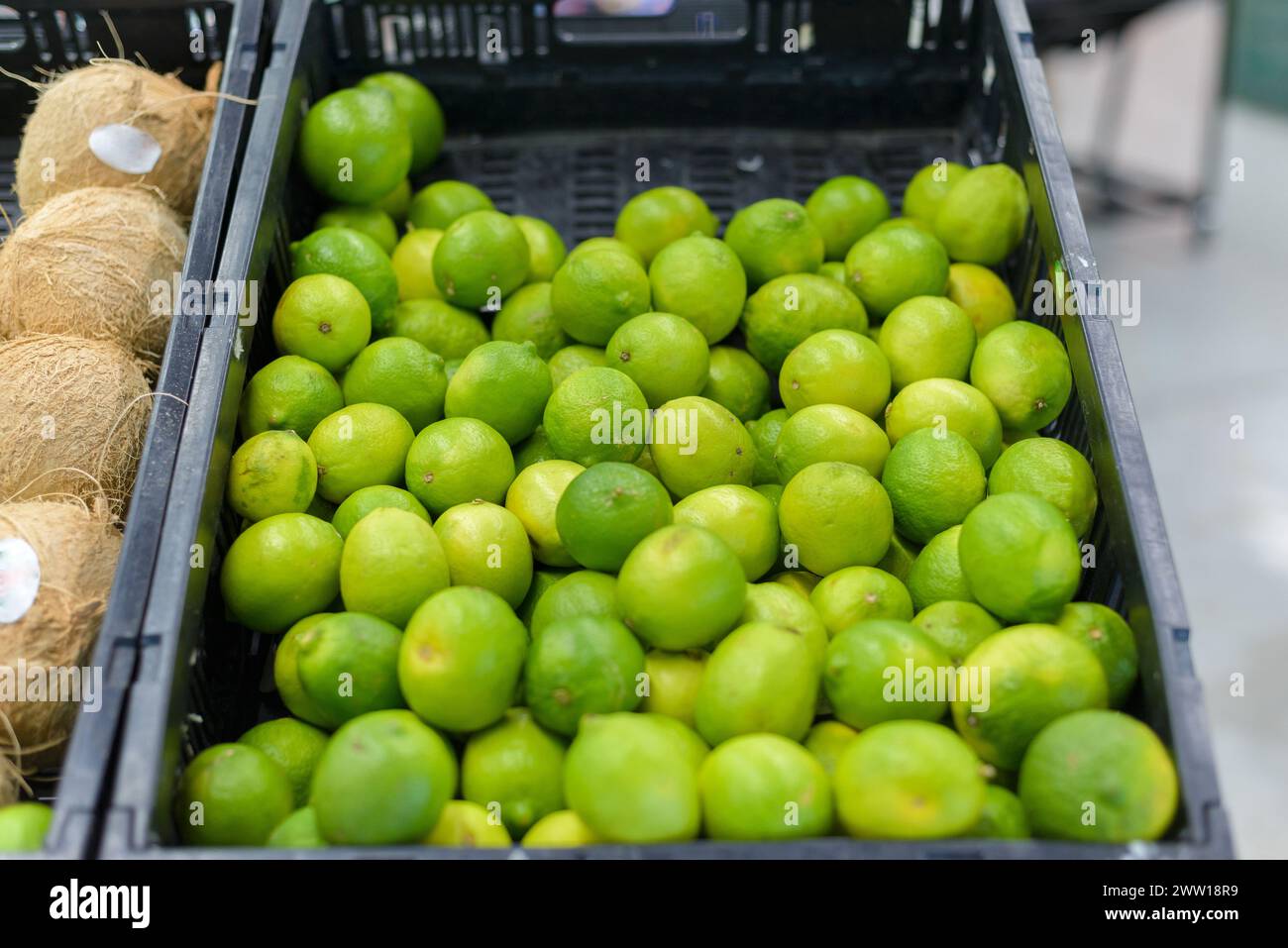 Lemon stand hi-res stock photography and images - Alamy