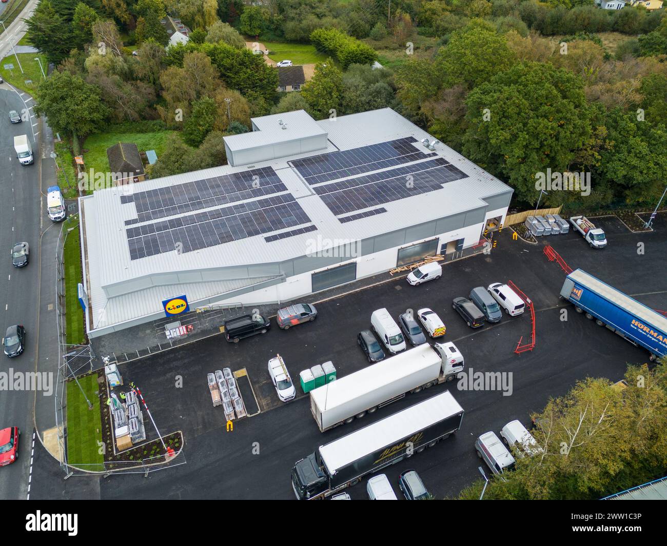 New build of lidl super store powered by solar panels Stock Photo - Alamy