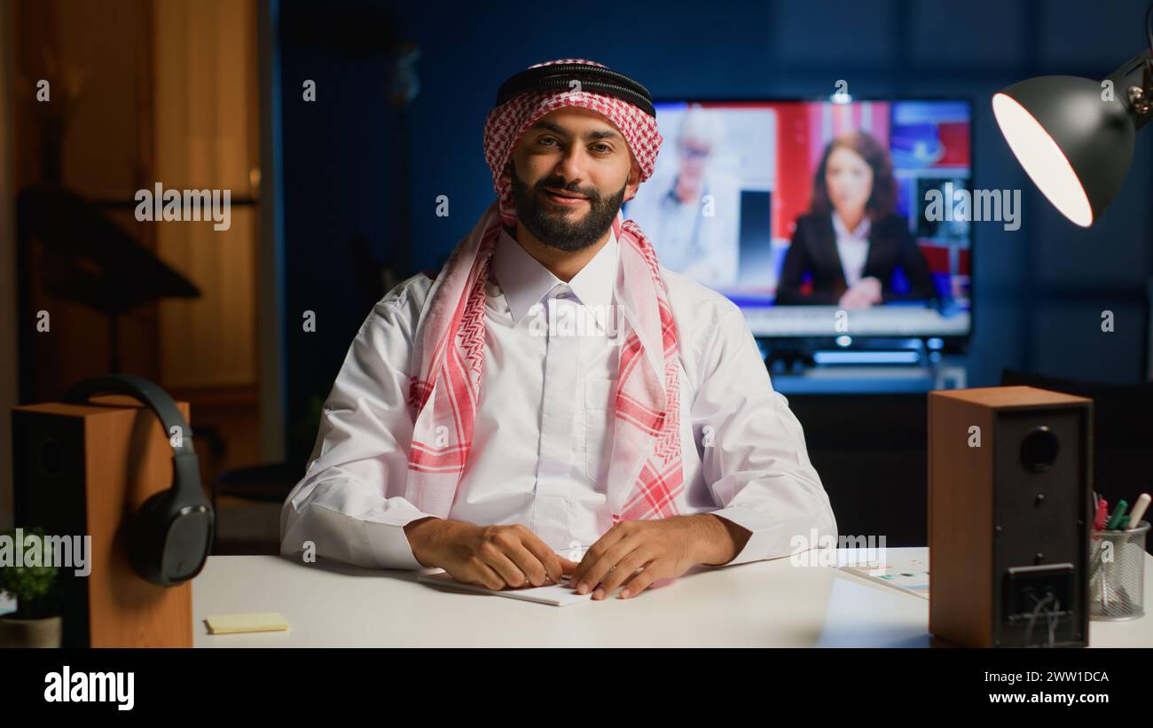 Islamic elearning hi-res stock photography and images - Alamy