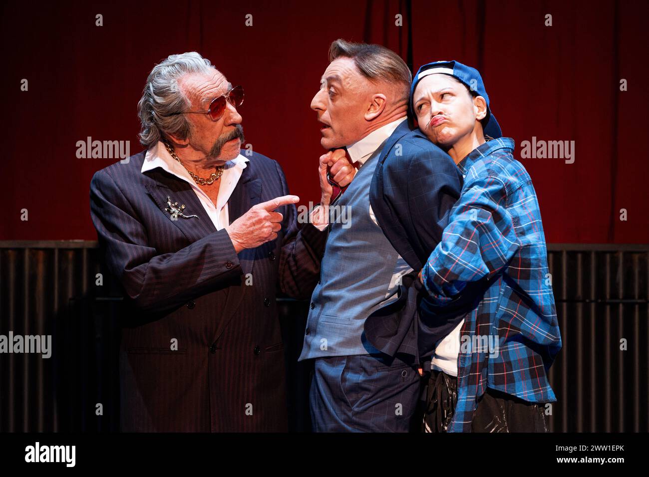 Comedy kostum hi-res stock photography and images - Alamy