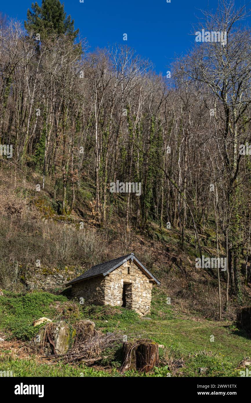 Vue hivernale ensoleillée des terrasses de la Bontat Stock Photo - Alamy