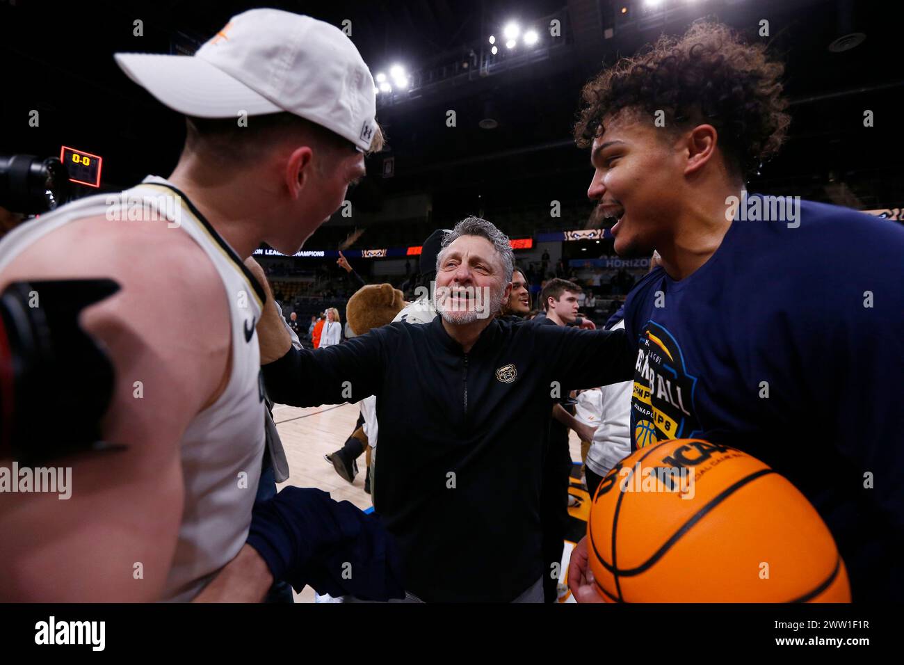 INDIANAPOLIS, IN - MARCH 12: Oakland Golden Grizzlies head coach Greg ...