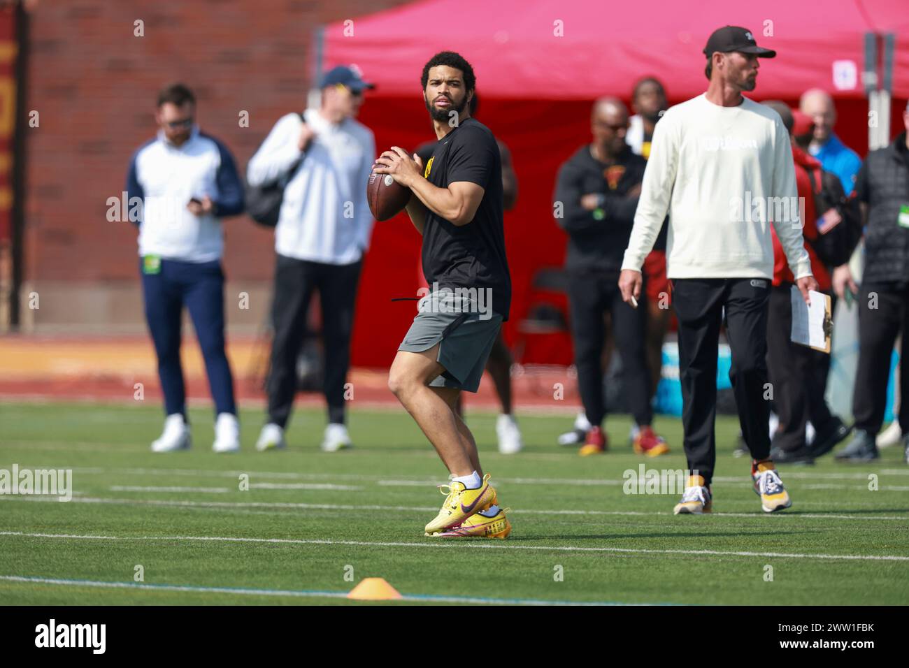 LOS ANGELES, CA - MARCH 20: USC Trojans quarterback Caleb Williams ...
