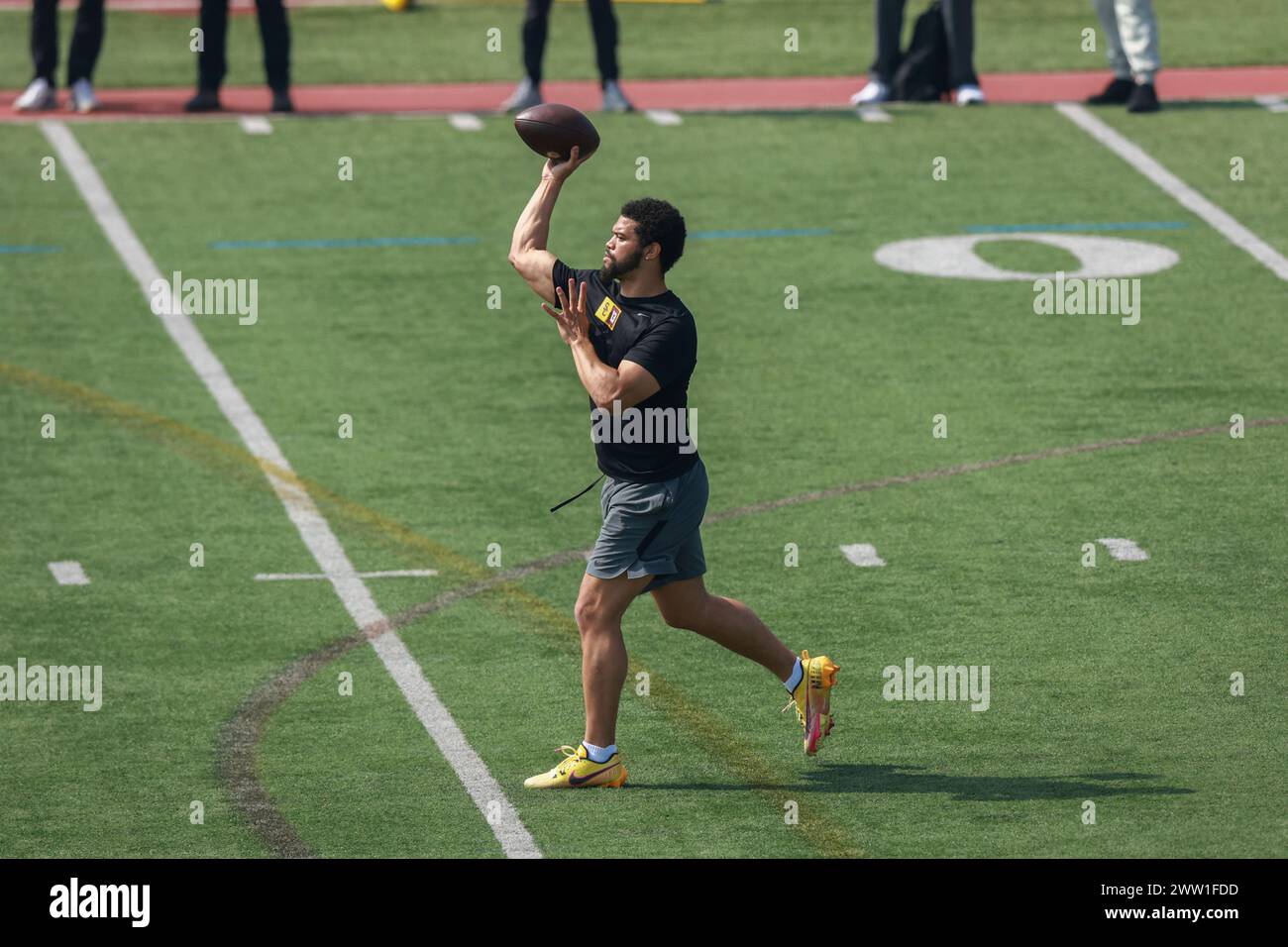 LOS ANGELES, CA - MARCH 20: USC Trojans quarterback Caleb Williams ...
