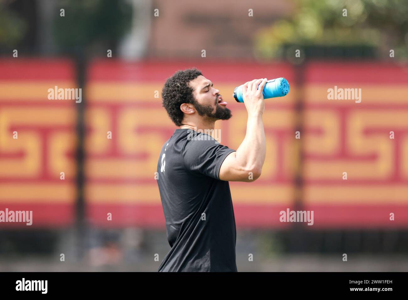 LOS ANGELES, CA - MARCH 20: USC Trojans quarterback Caleb Williams ...