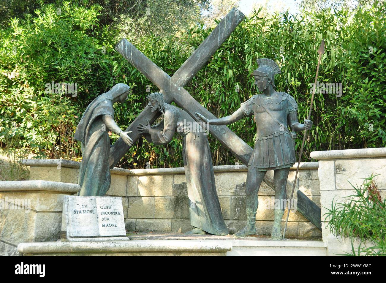 Station of the cross number four hi-res stock photography and images ...
