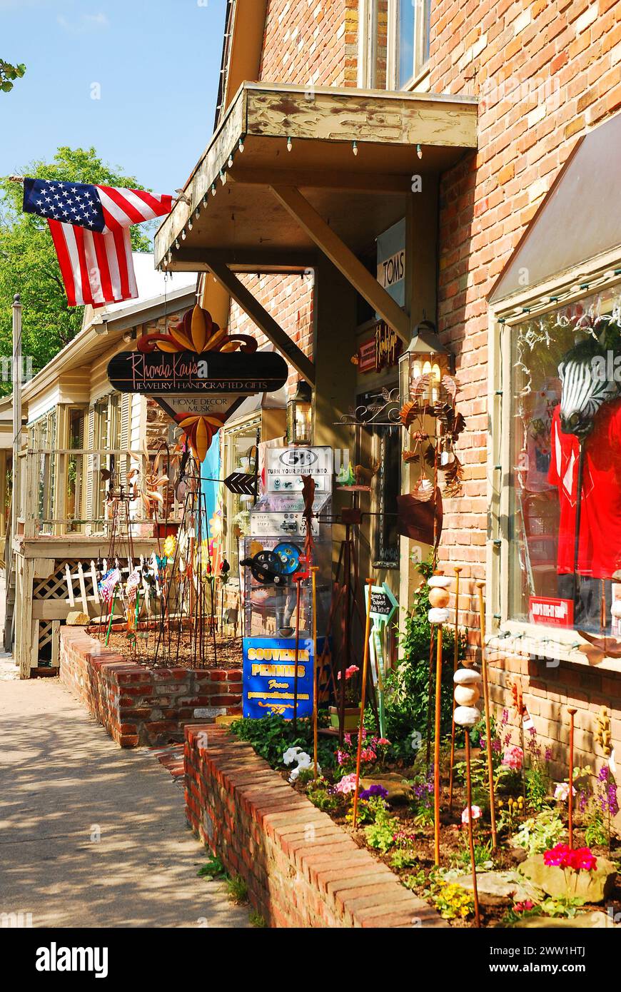 Downtown small hi-res stock photography and images - Alamy