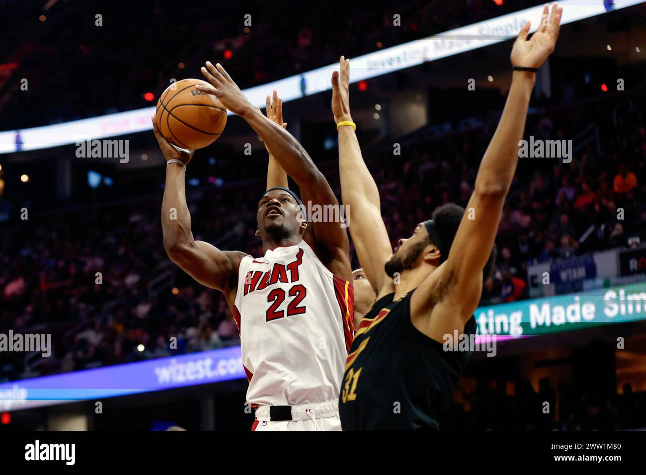 Miami Heat forward Jimmy Butler (22) shoots against Cleveland Cavaliers ...