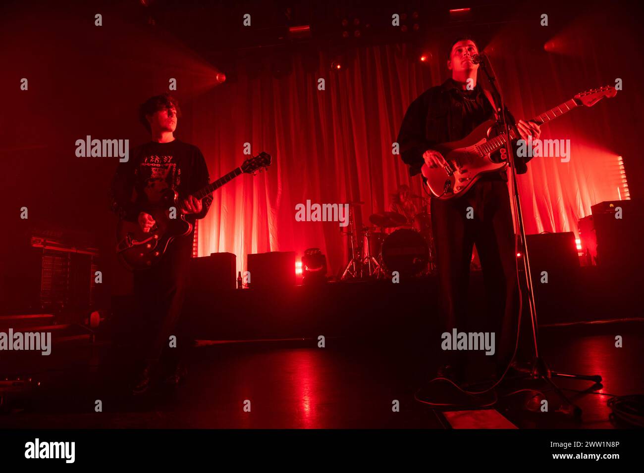 Lead singer henry camamile hi-res stock photography and images - Alamy