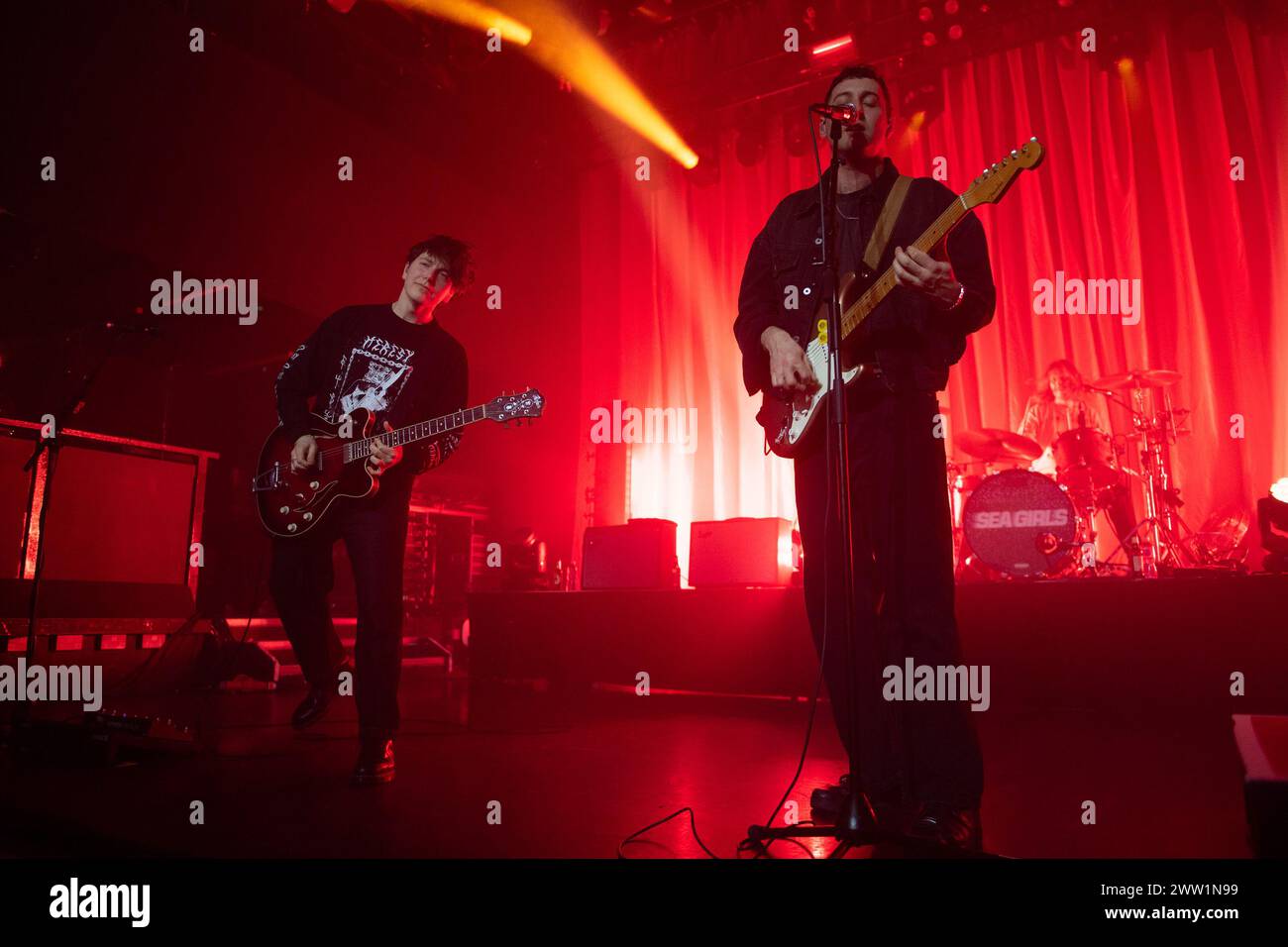 Lead singer henry camamile hi-res stock photography and images - Alamy