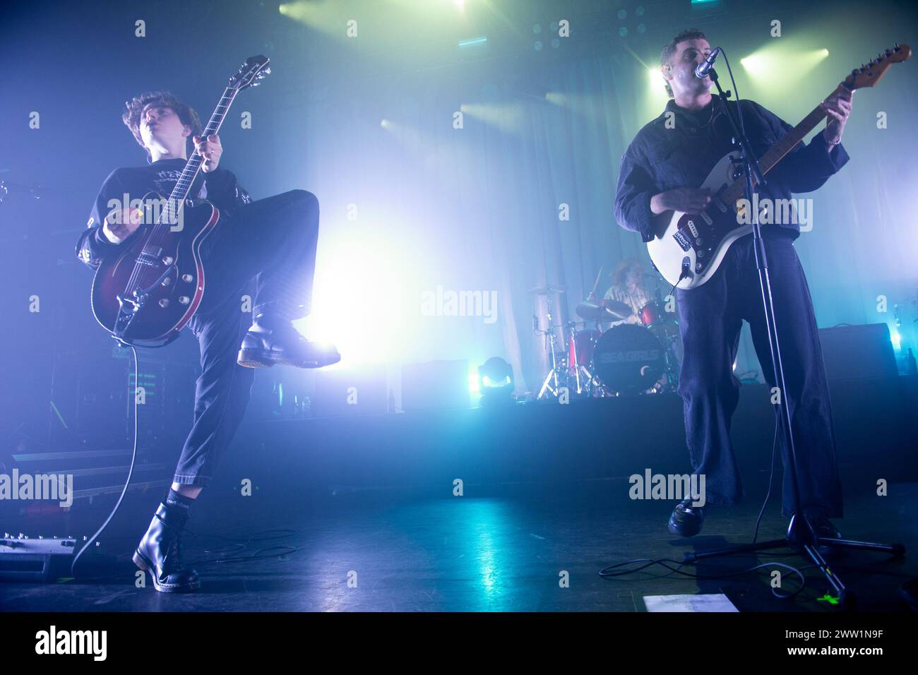 Lead singer henry camamile hi-res stock photography and images - Alamy