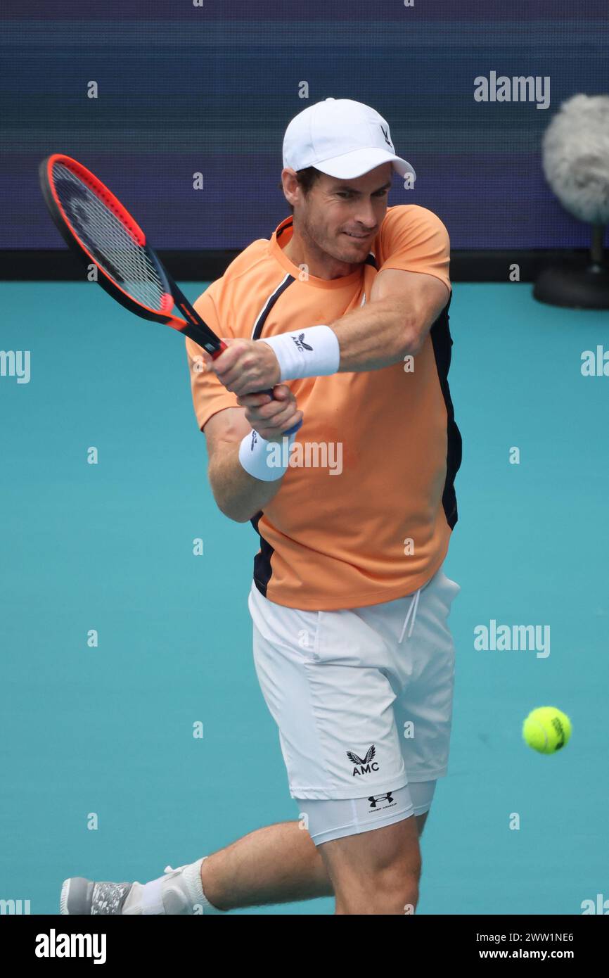 MIAMI GARDENS, FLORIDA - MARCH 20: Andy Murray of Great Britain defeats ...
