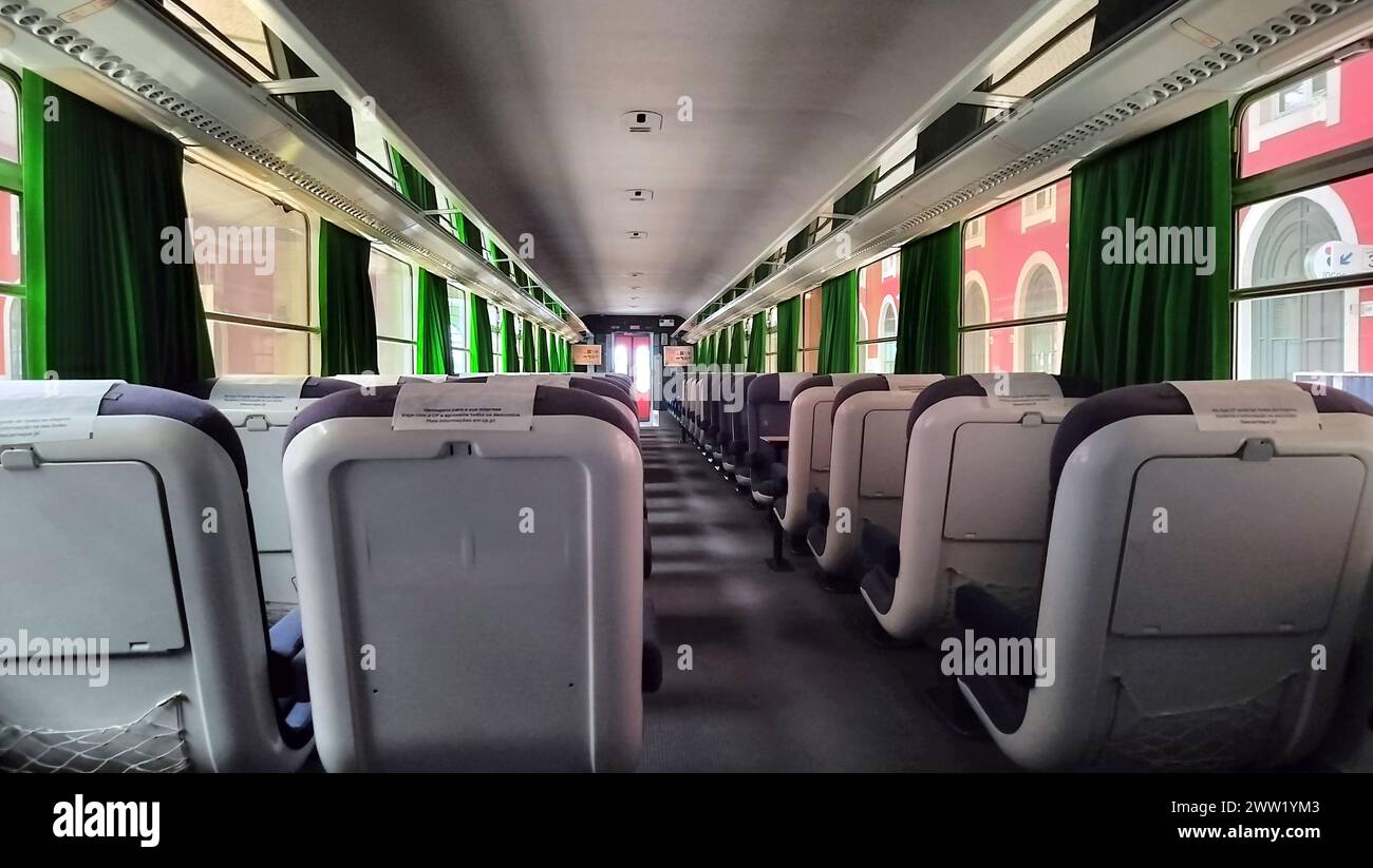 Emtpy interior intercity train hi-res stock photography and images - Alamy