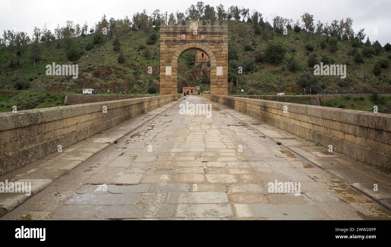 Alcántara bridge tejo river hi-res stock photography and images - Alamy