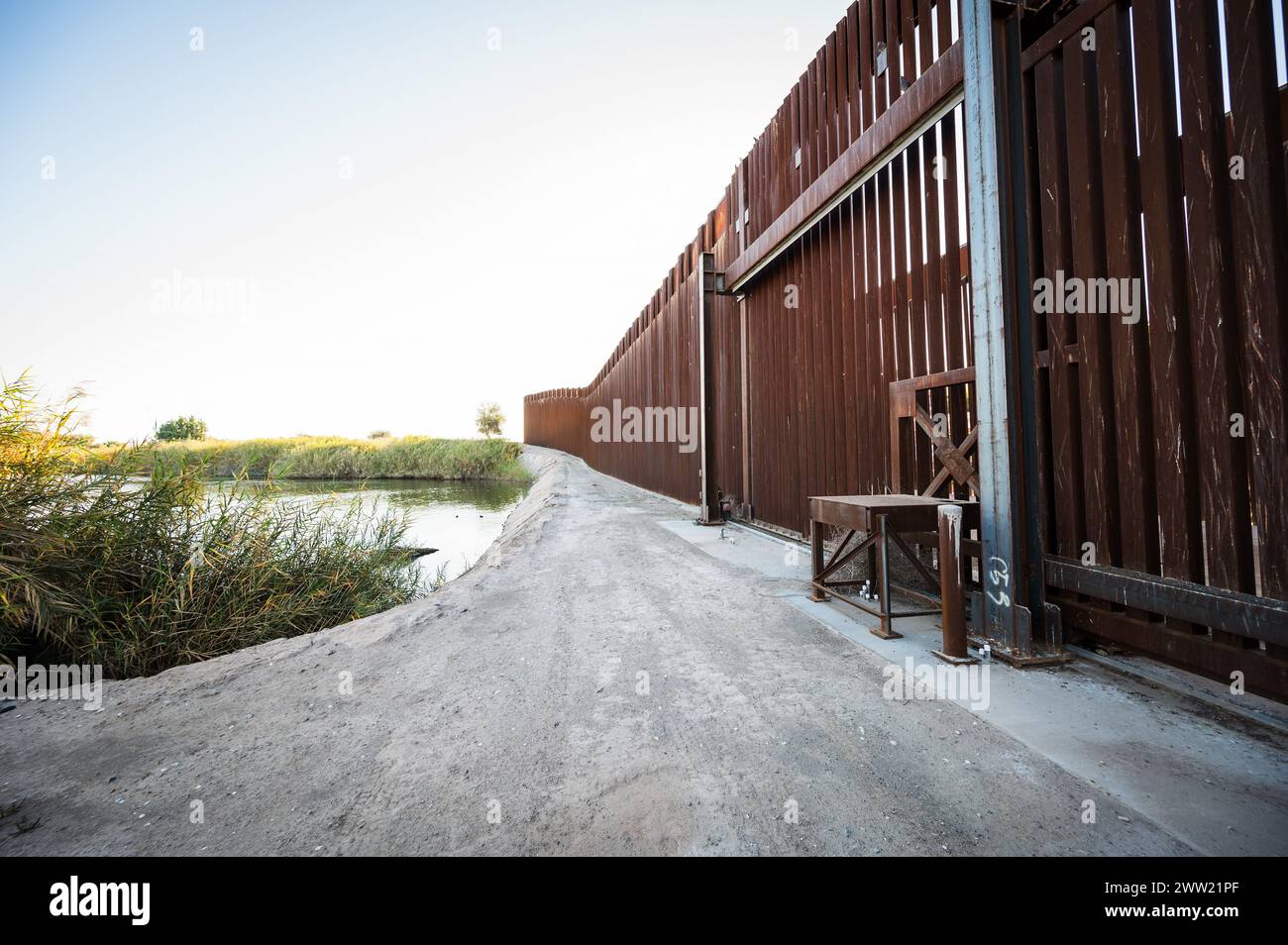 The US border wall between Yuma Arizona and Los Algodones Mexico Stock ...