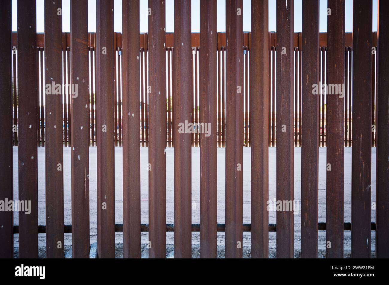 The US border wall between Yuma Arizona and Los Algodones Mexico Stock ...