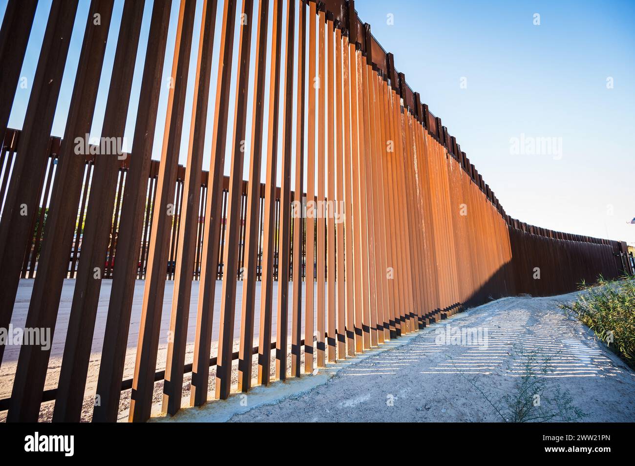 The US border wall between Yuma Arizona and Los Algodones Mexico Stock ...