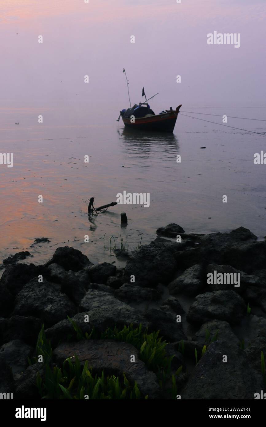 hanra, beautiful fishing village near small town diamond harbour ...