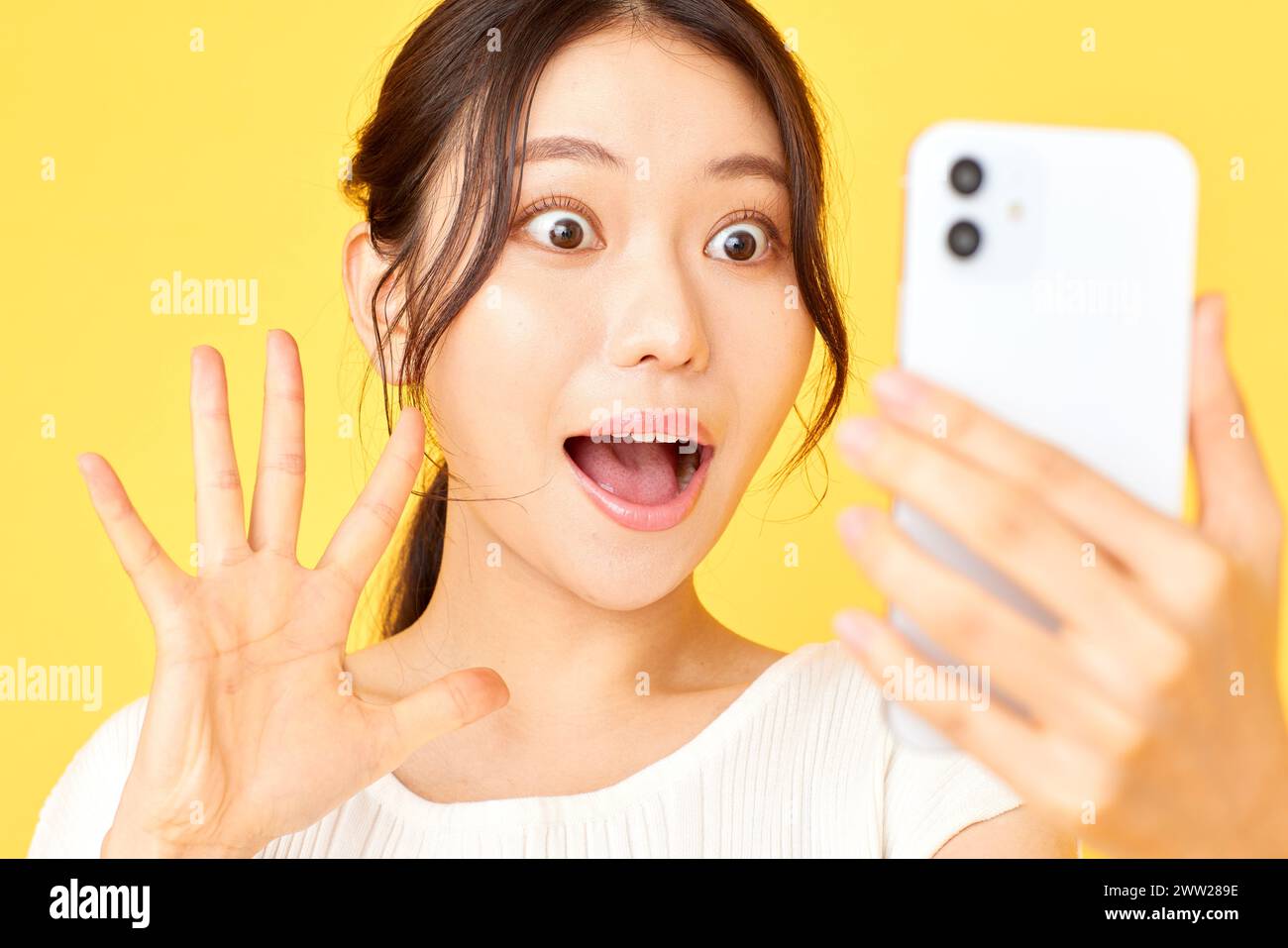 Close up video woman making hi-res stock photography and images - Alamy