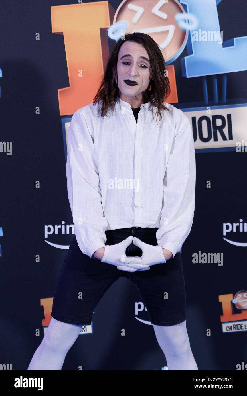 Loris fabiani hi-res stock photography and images - Alamy