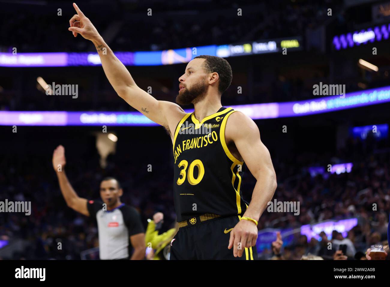 Golden State Warriors guard Stephen Curry gestures during the second ...