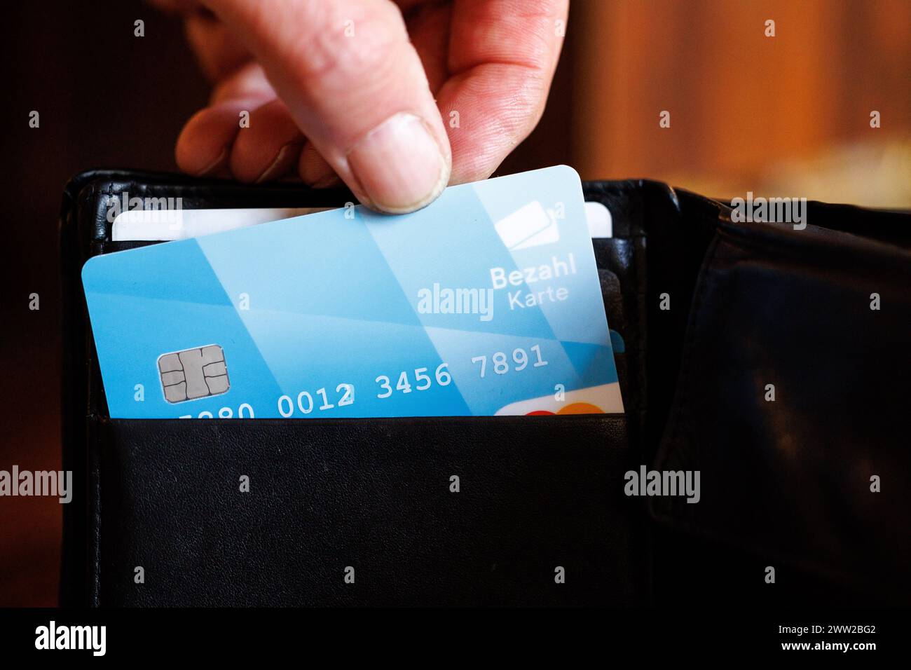 Cheque wallet hi-res stock photography and images - Alamy