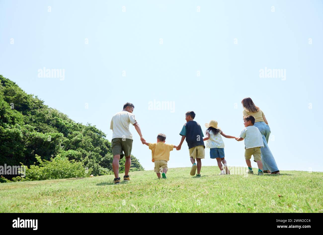 Group children school walking back hi-res stock photography and images ...