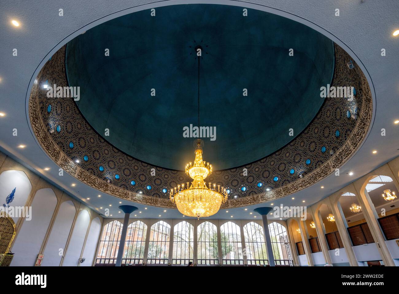 Regents park mosque architecture hi-res stock photography and images ...