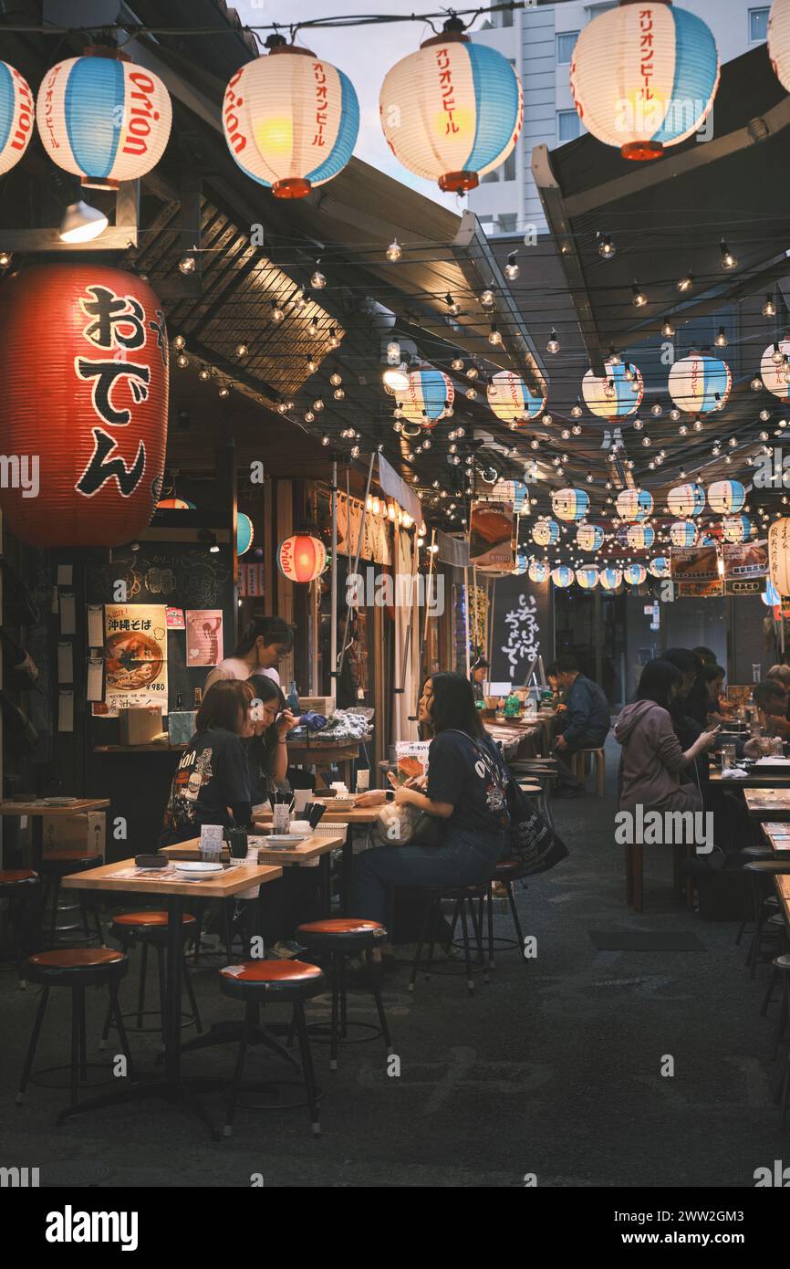 Naha dining hi-res stock photography and images - Alamy