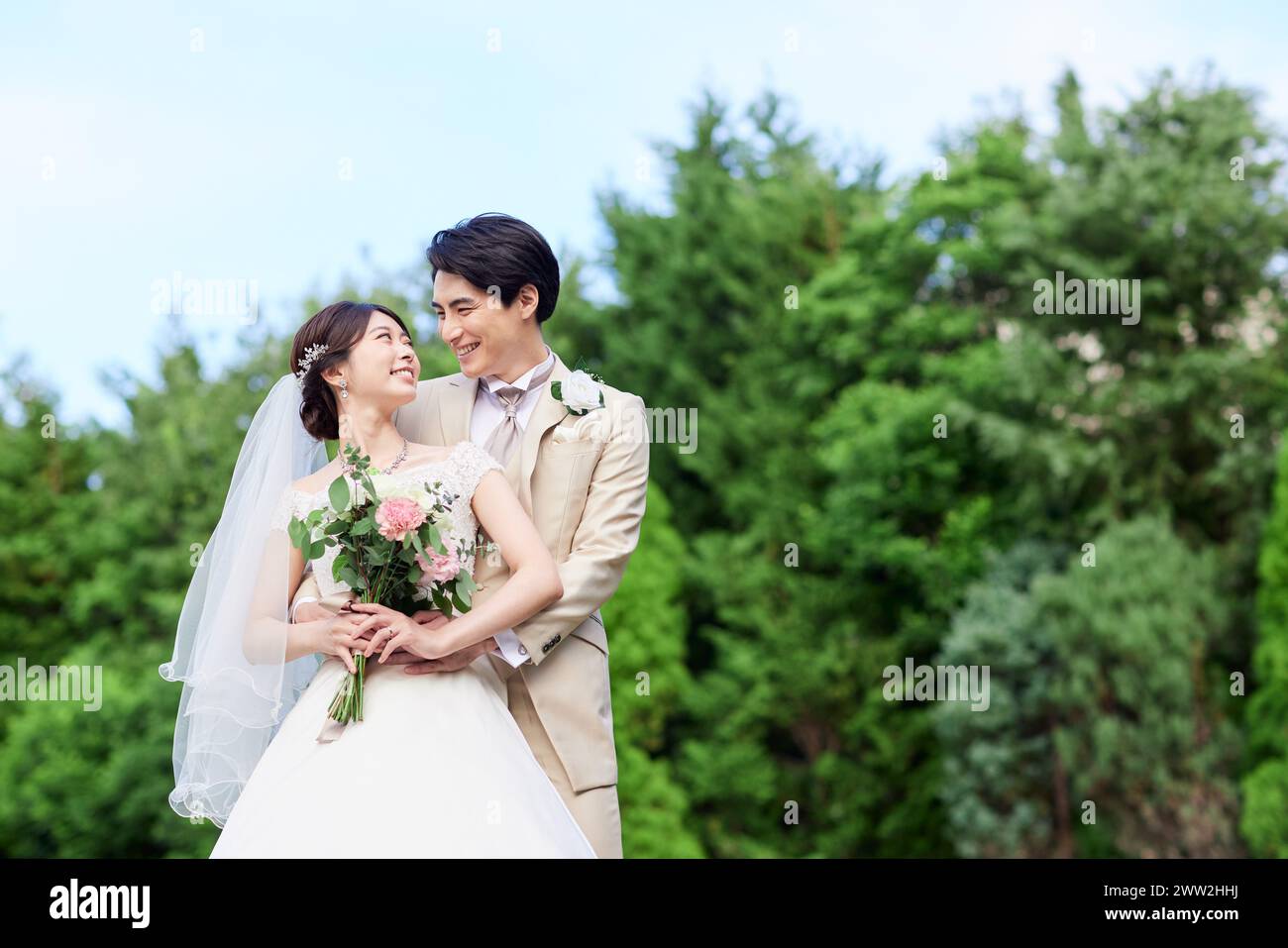 Photo bride groom in hi-res stock photography and images - Alamy