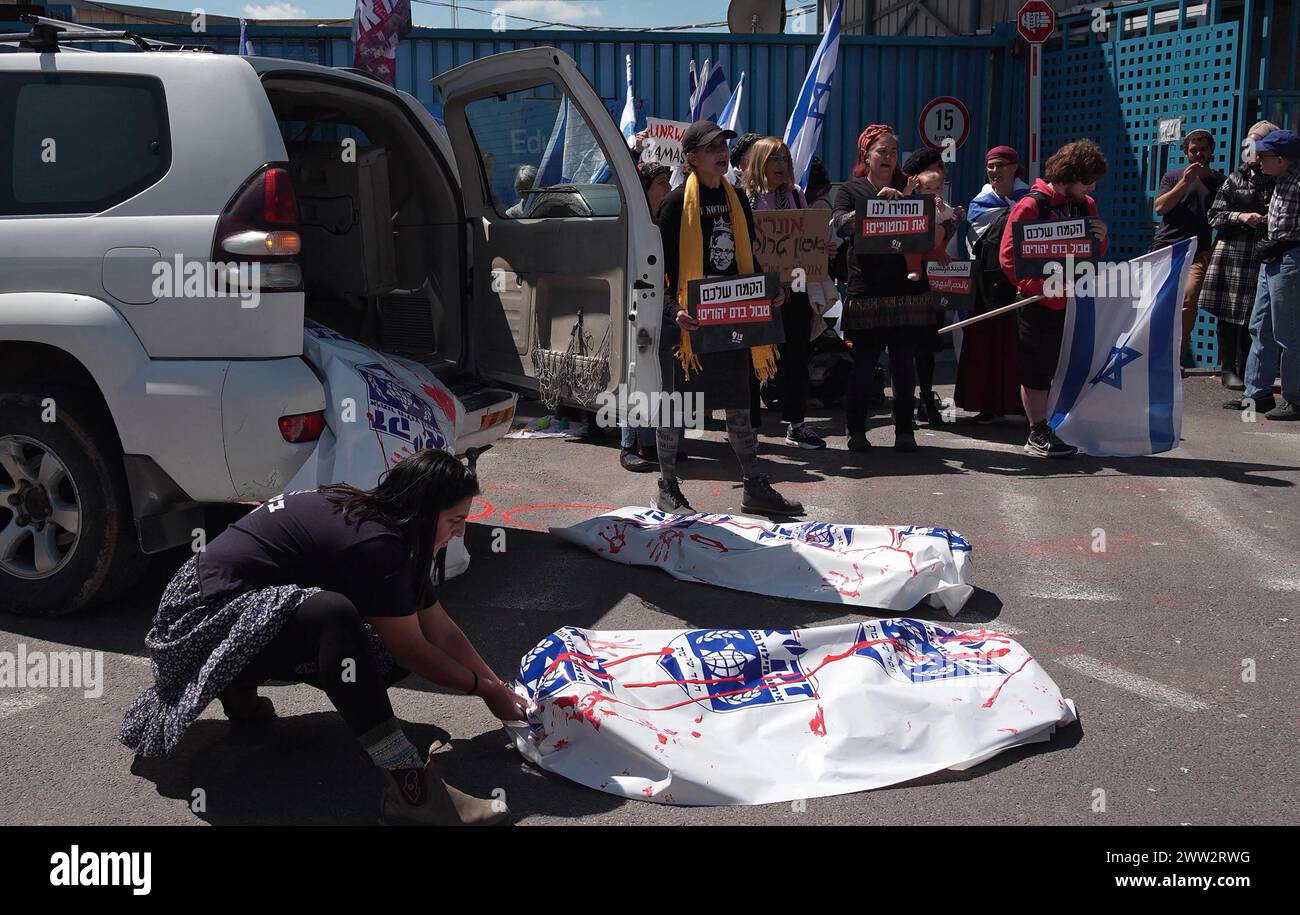 Right-wing activists hold a display of simulated dead bodies in ZAKA ...