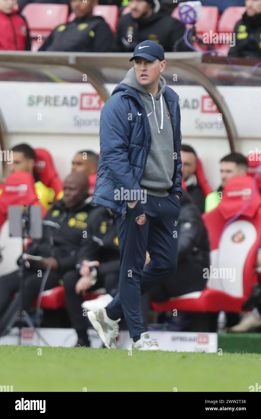 Manager of Sunderland, Mike Dodds - Sunderland v Queens Park Rangers ...