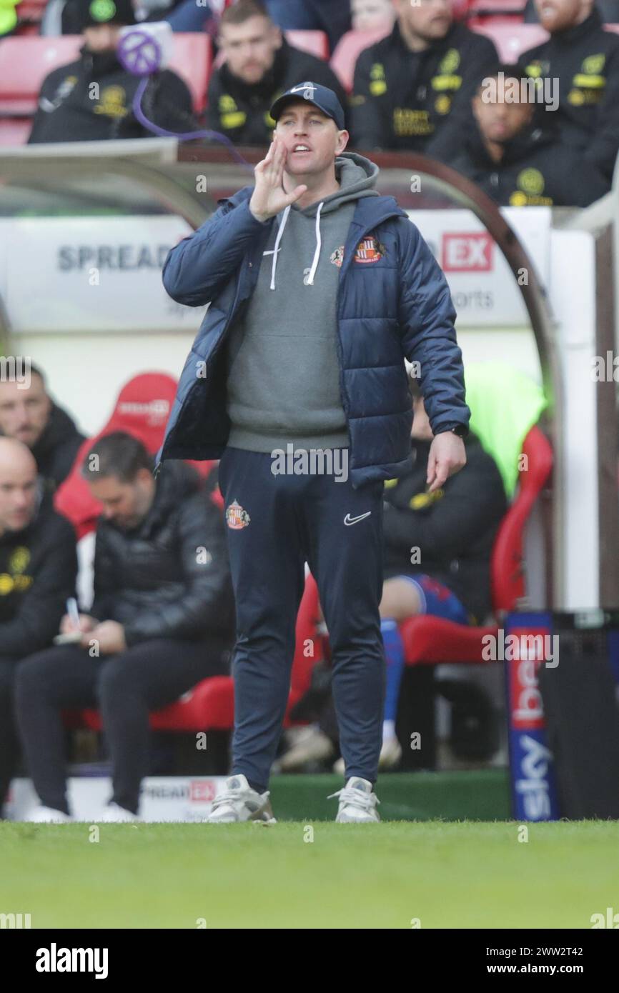 Manager of Sunderland, Mike Dodds - Sunderland v Queens Park Rangers ...