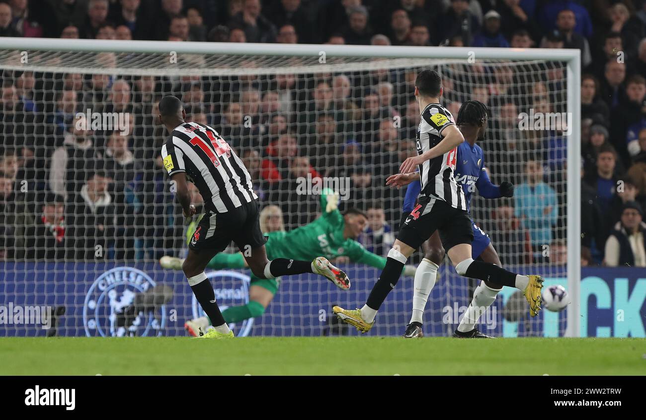 GOAL 1-1, Alexander Isak of Newcastle United scores. - Chelsea v ...