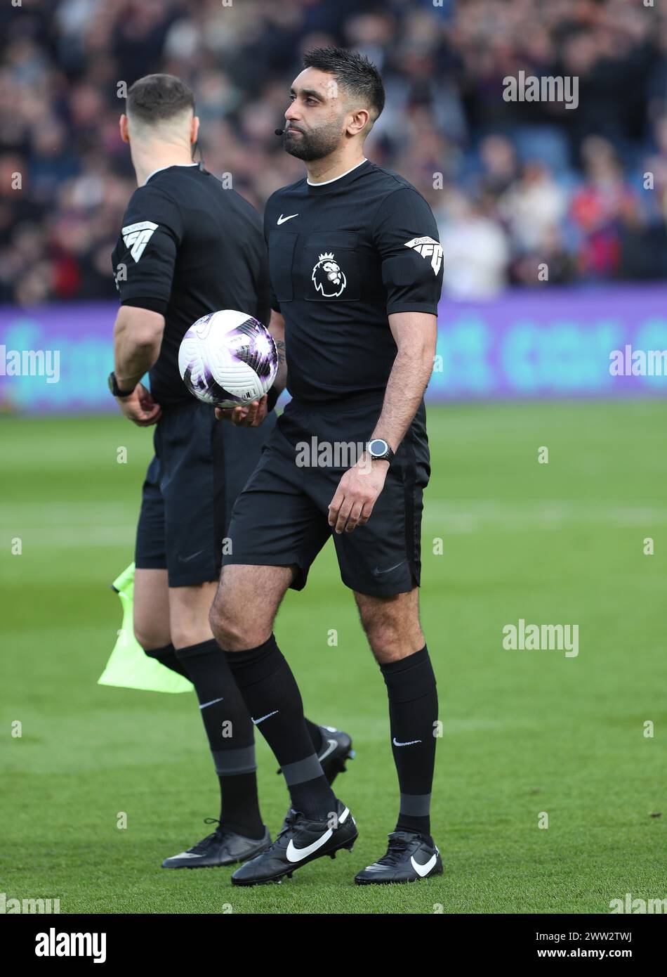 Referee, Sunny Singh Gill takes charge of his 1st Premier League match ...