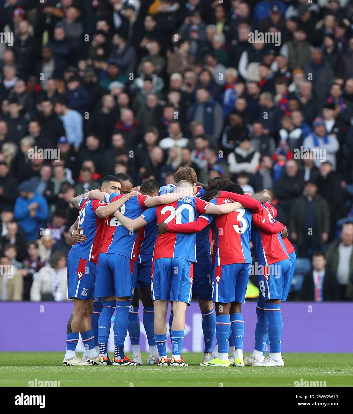 Crystal Palace team huddle. - Crystal Palace v Luton Town, Premier ...