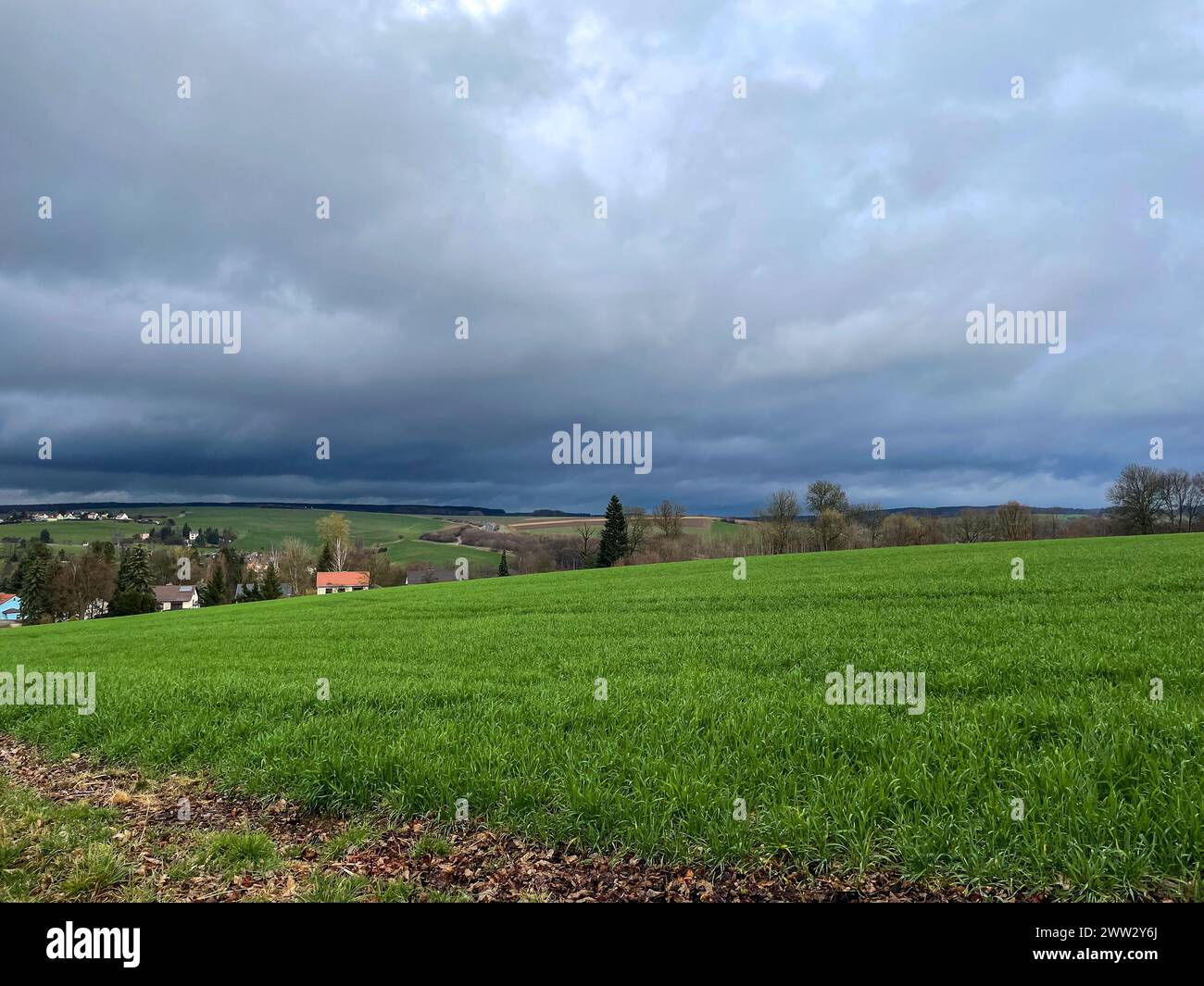 Rain storm over farm house hi-res stock photography and images - Alamy