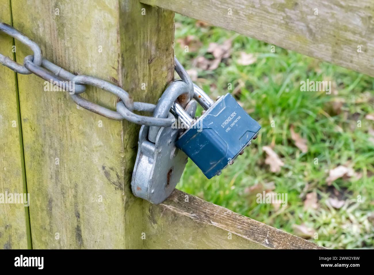 Duo of locks hi-res stock photography and images - Alamy