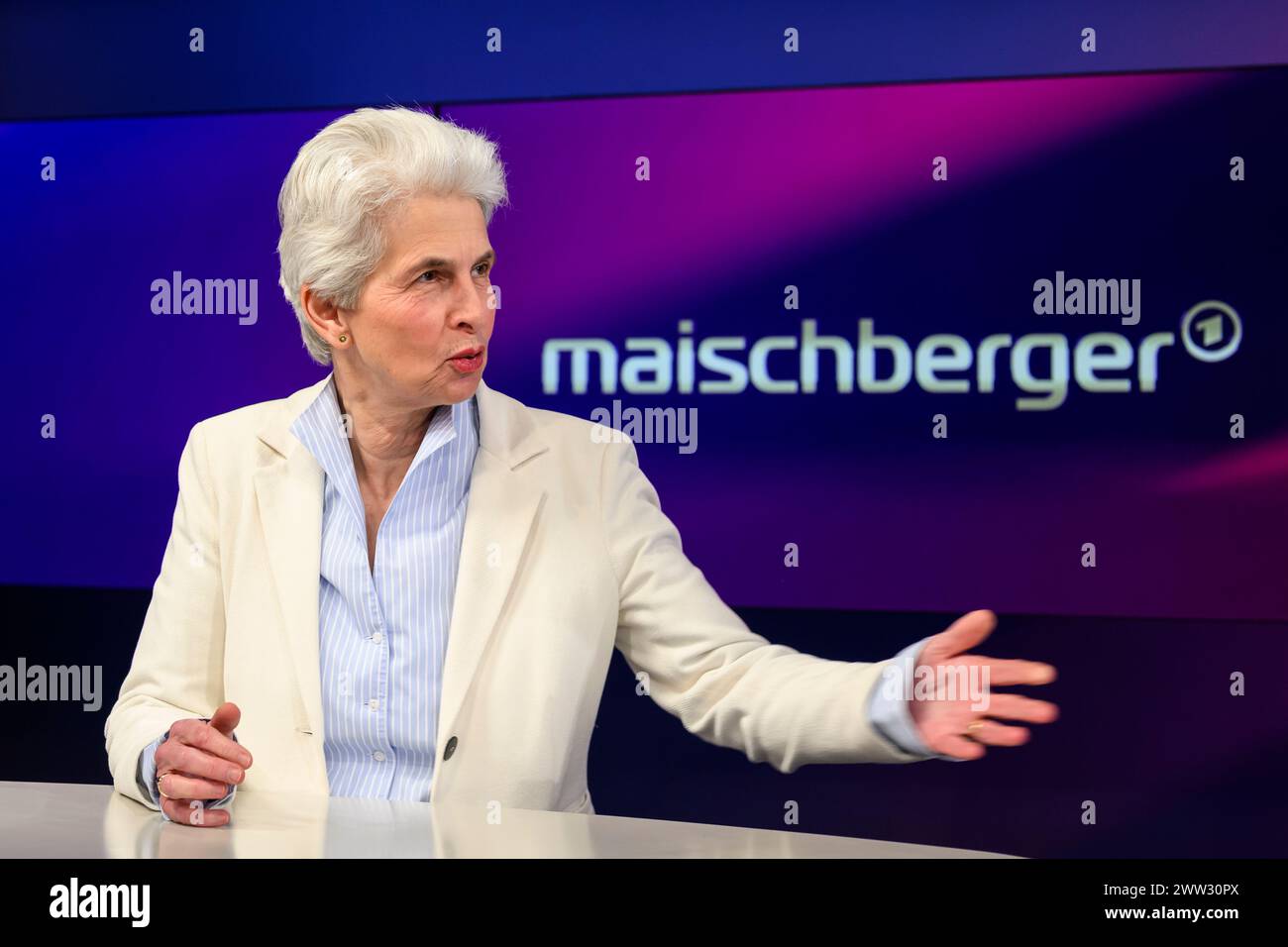 Marie-Agnes Strack-Zimmermann, FDP (Verteidigungspolitikerin), zu Gast ...