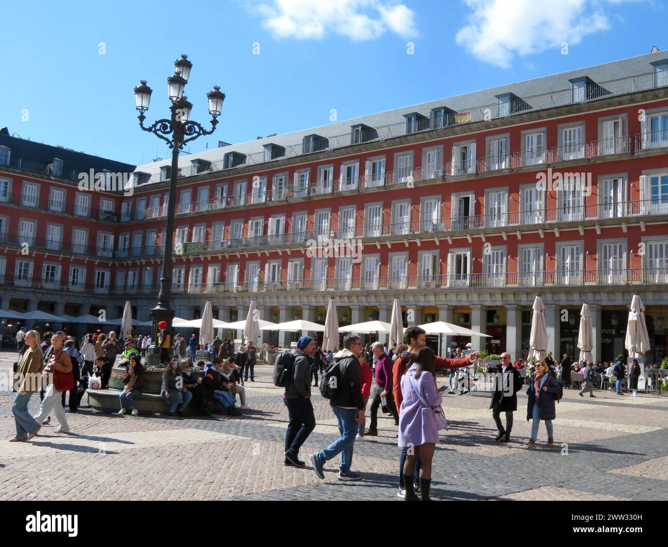 Paseo de la republica hi-res stock photography and images - Alamy