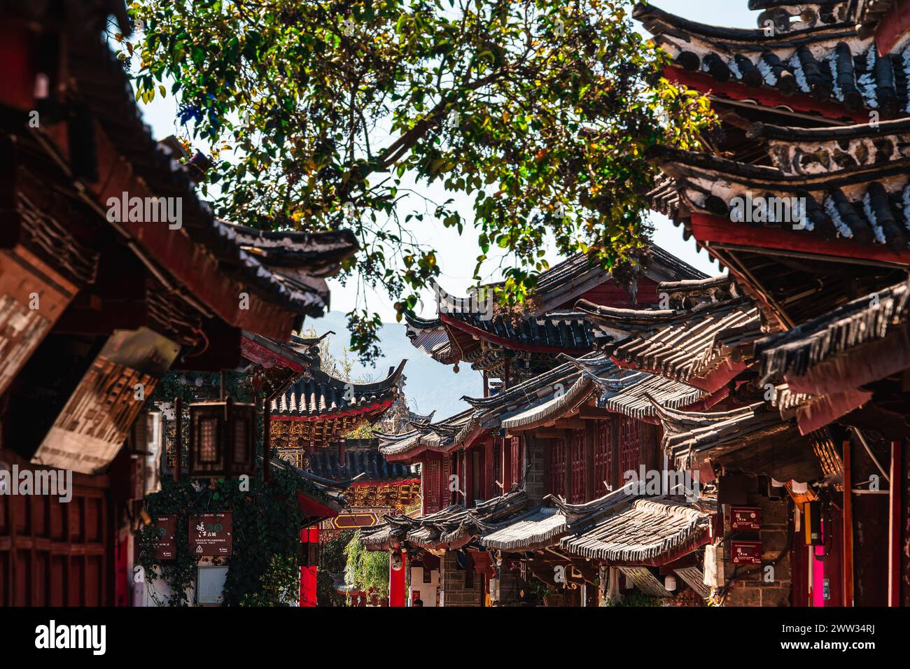 Lijiang old town night time hi-res stock photography and images - Alamy