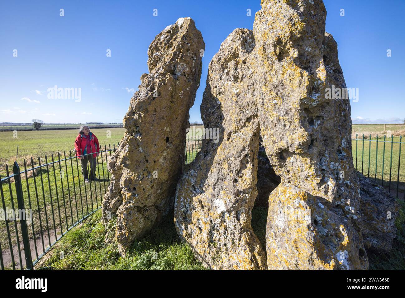 The Whispering Knights, Rollright Stones prehistoric stone circle on ...